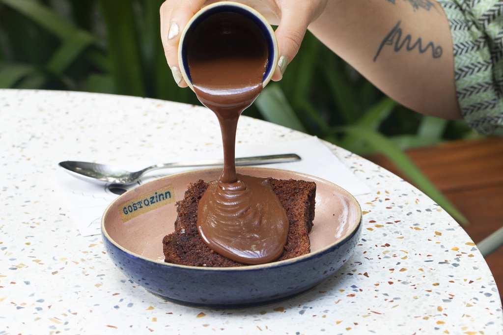 Bolo de chocolate de café zinn faz sucesso na capital paulistana – Eu ...