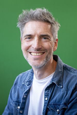 Com mais de 80 livros publicados, Tim Warnes é destaque internacional ...